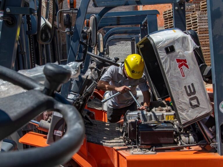 Protocolos de mantenimiento preventivo en equipos de construccion - REYMA Argentina S.A.